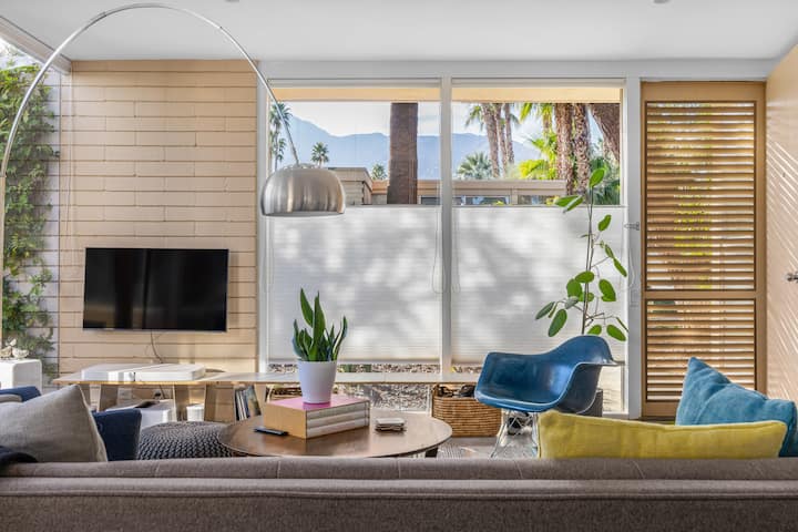 Midmod Racquet Club Villa - Palm Springs