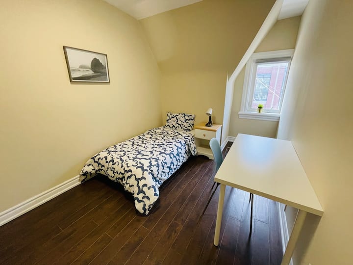 Solo Private Bedroom Downtown Toronto Subway - Toronto