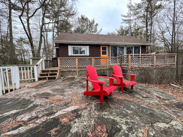 The Humming Bird Waterfront Cottage In Muskoka - Muskoka