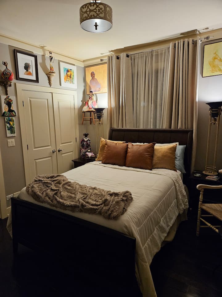 Private Home Art Gallery - Chicago, IL