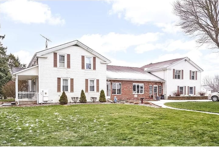 Spacious Horse Farm Getaway - Ohio