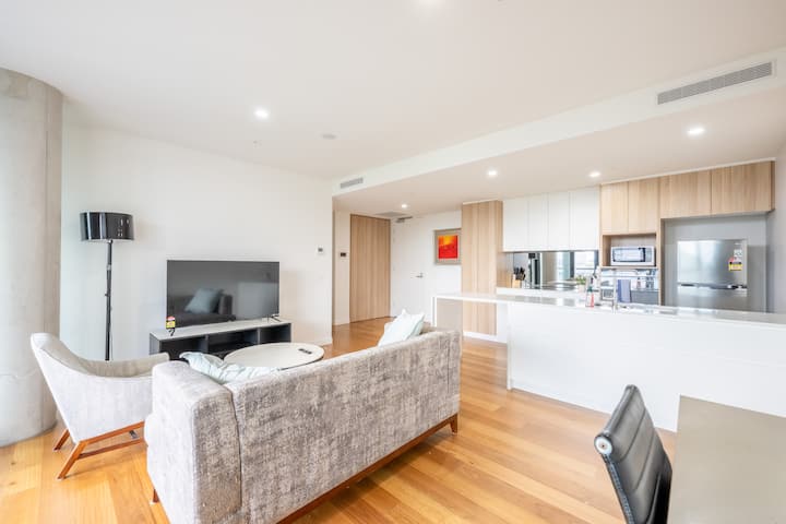 Two Bedroom Apartment Next To Canberra Centre - Canberra