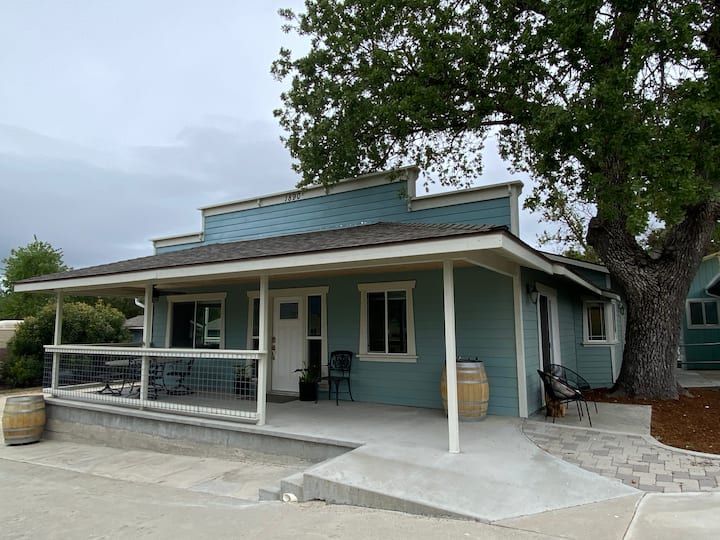 The Saloon - Santa Margarita