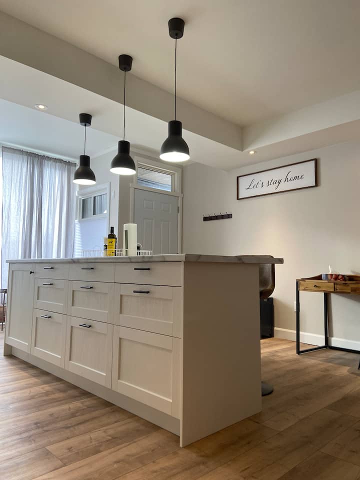 Unique & Spacious 1 Bdrm Suite! - Welland