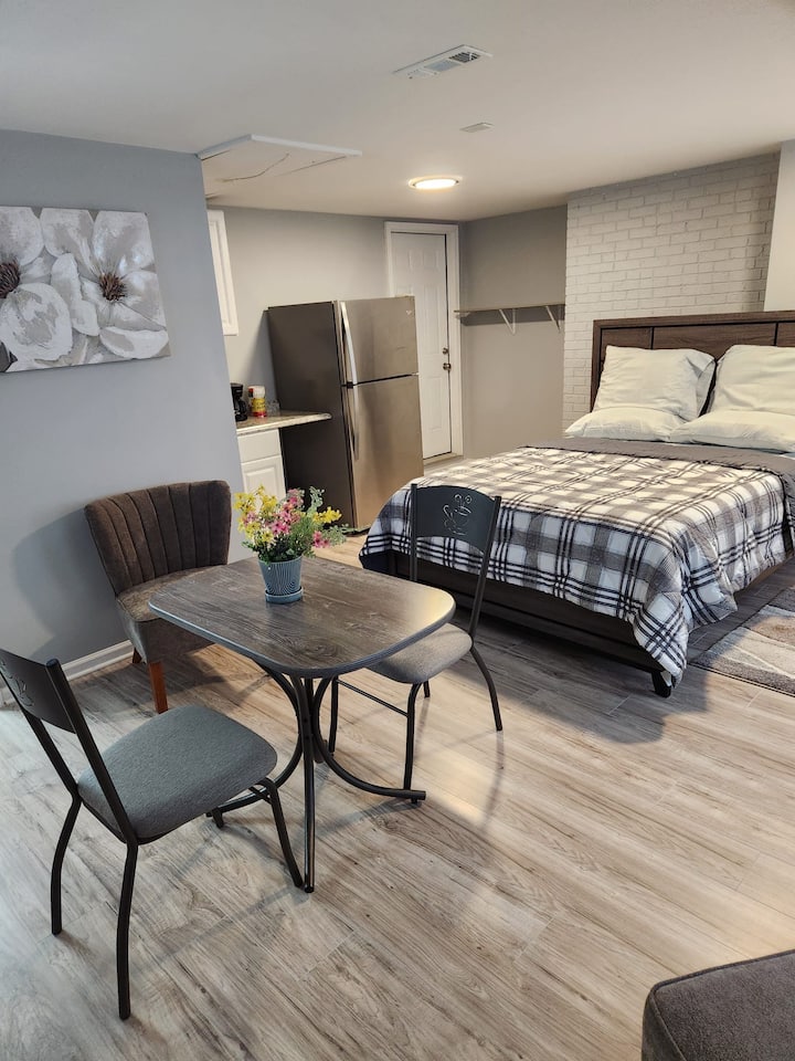 Cozy Studio B - Newnan, GA