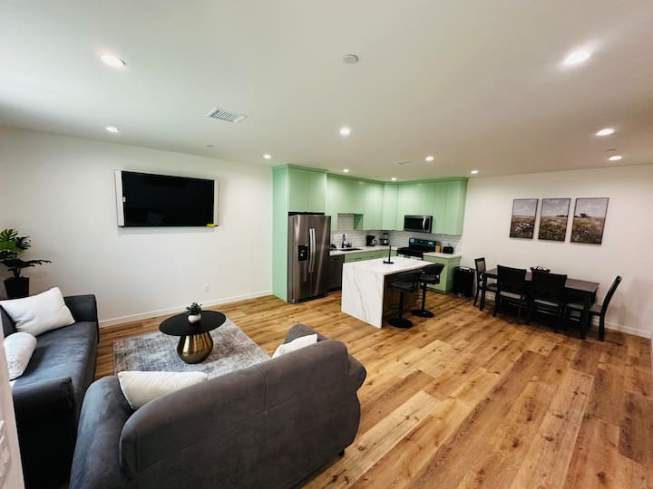 The Best New Place - Los Angeles, CA