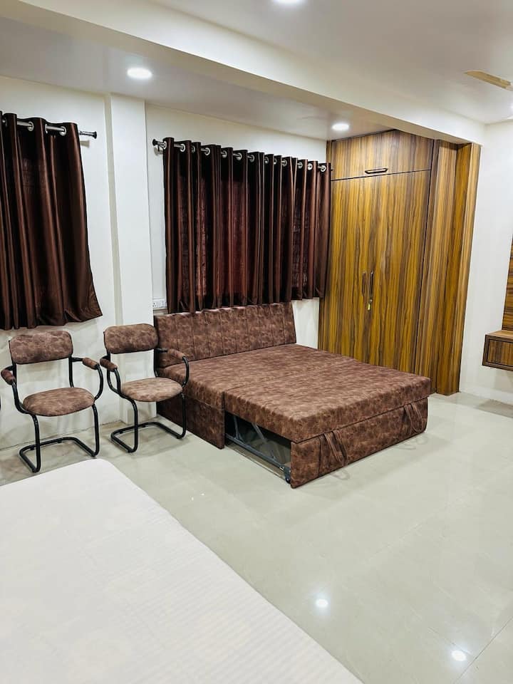 Bright Stay

Welcome Home, Away From Home - Ujjain