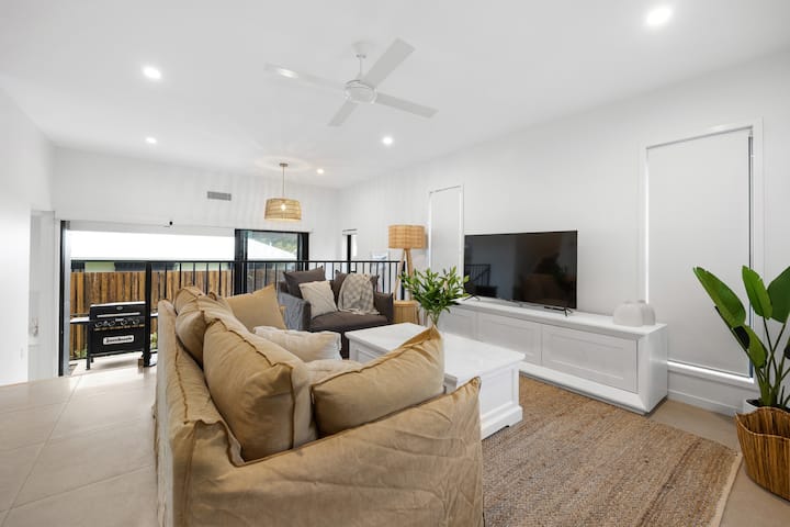 Peregian Springs New Three Bedroom! - Sunshine Coast
