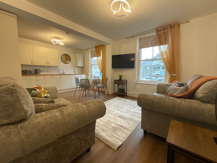 Gregory Flats No. 1, By Homeinspire - Looe