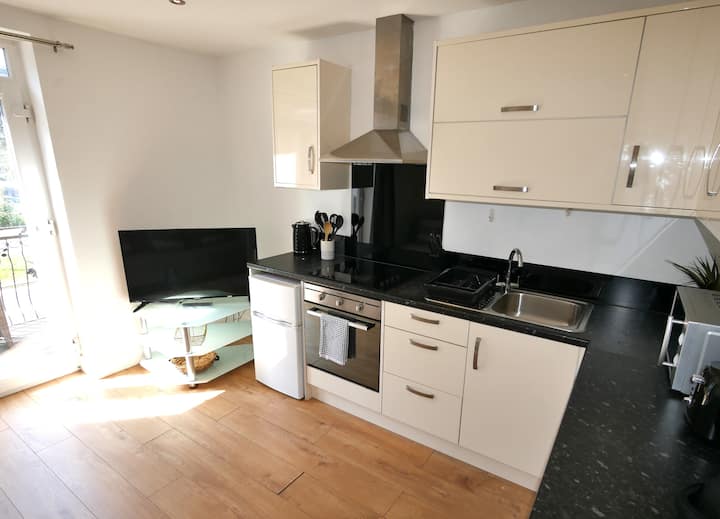 1 Bedroom Flat With Garden Bournemouth Town Centre - Bournemouth