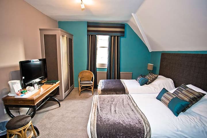 Room 5: Twin - Folkestone