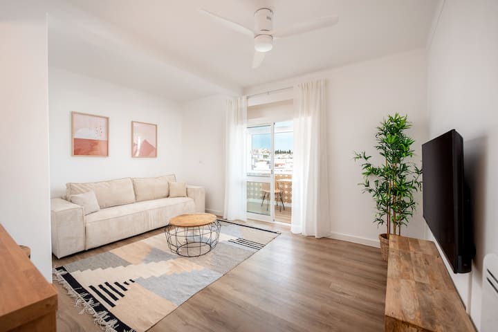 10 Minutes To Beach | Town & Ocean Views | Central - Faro District