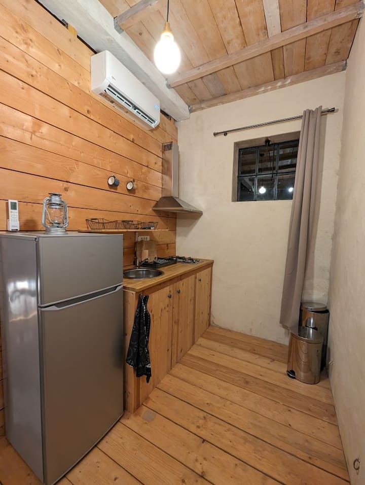 Studio Indépendant à Pérouges. - Pérouges