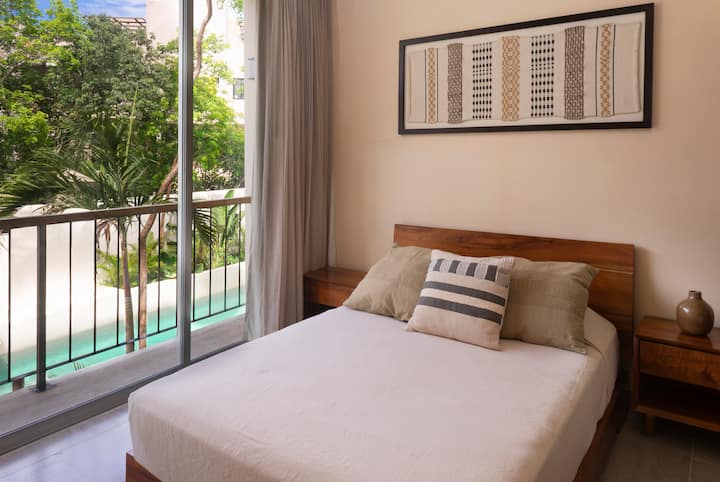 Modern Studio W/ Balcony + Pool Access – La Veleta - Tulum