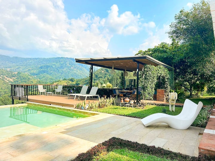Increible Vista Verde Y Piscina En Casa Campestre - La Vega