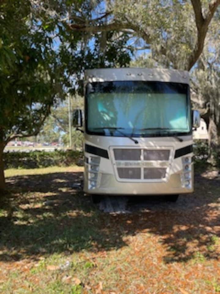 Camping In Paradise In Downtown New Port Richey. - New Port Richey, FL