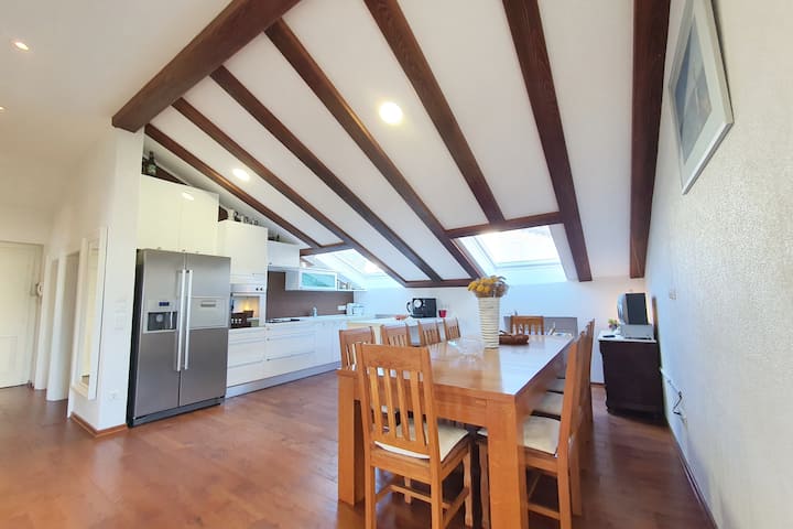 Central 3 Bedroom Apartment In City Center - Opatija