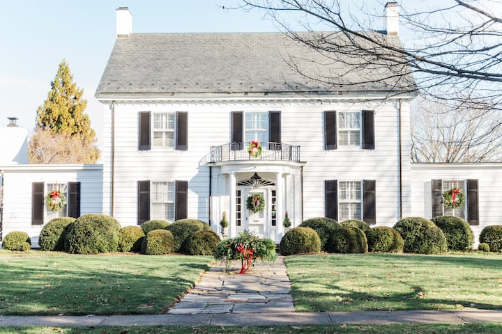 Historic Charm On Colonial Court - Lynchburg