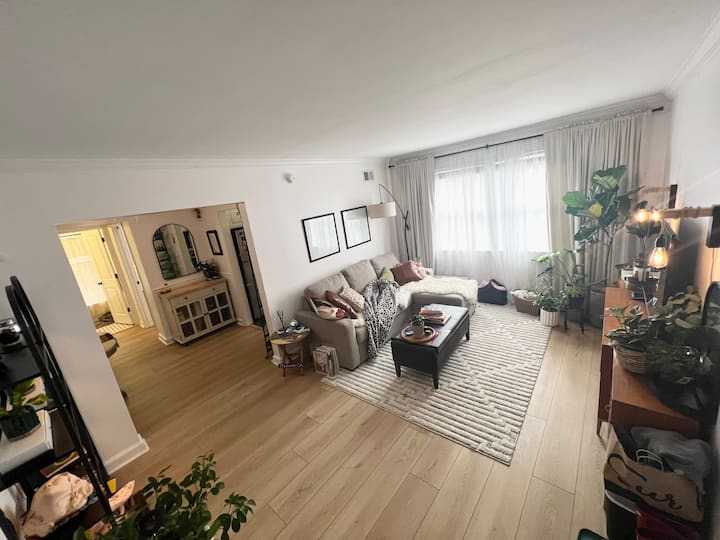 Serene Old Town Condo - Alexandria, VA