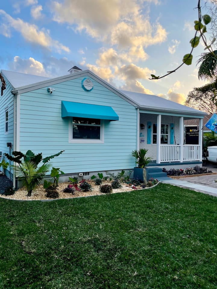 Charming Cottage Behind Gate, Walk To All, Dog Ok. - Delray Beach
