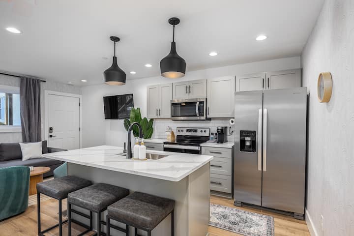 Stunning 2br In Hillsboro Village Walk Restaurants - Nashville, TN