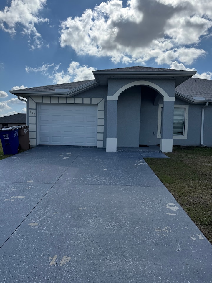 Vacation With A Whole New View! - Lehigh Acres, FL