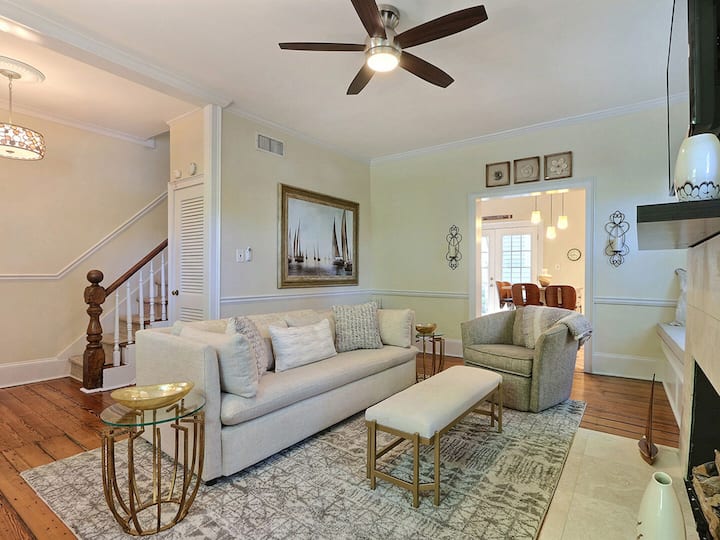 Cunningham House - Remodeled On A Square W/ Patio - Savannah, GA