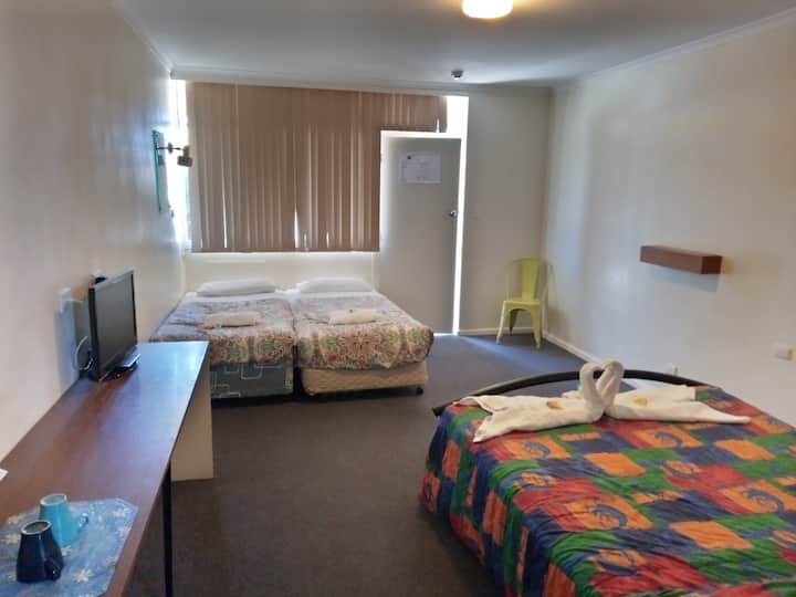 Room 2 | Austral Inn | Quorn - Quorn