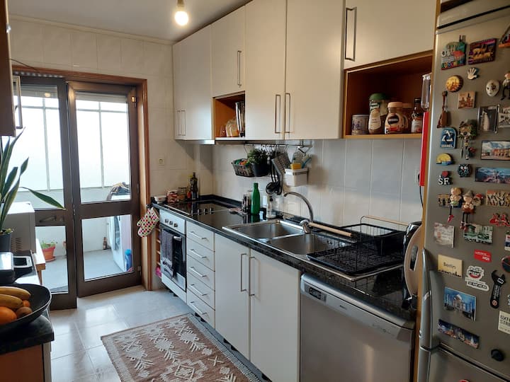 Quarto No Centro Da Cidade - Porto