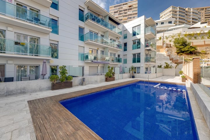 Benidorm Poniente Apartment On The Beach For 6 - Benidorm