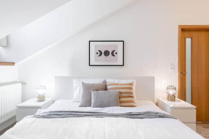 Elegant 4-guest Retreat Near Old Town - Prague