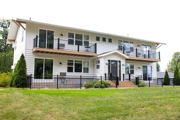 Lake | Sofa Sleeper | Garage | Enclosed Patio-pets - Grand Haven, MI