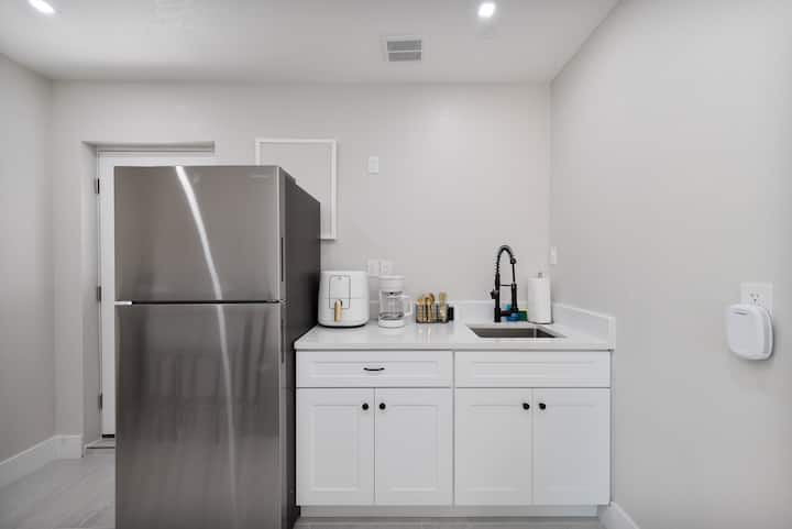 Pet Friendly + In Dwtn + 20mi To Disney & Parks! - St. Cloud, FL