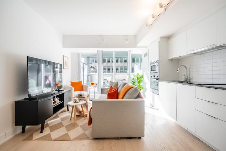 Urban Luxury In The Heart Of Downtown Toronto - Newmarket