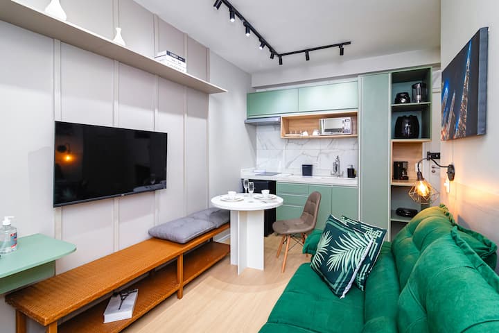 Z04 Lindo Apê Com Garagem + Ar Portátil - Liberdade