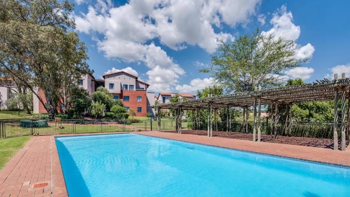 Contemporary Apt In Golf Estate - Muldersdrift