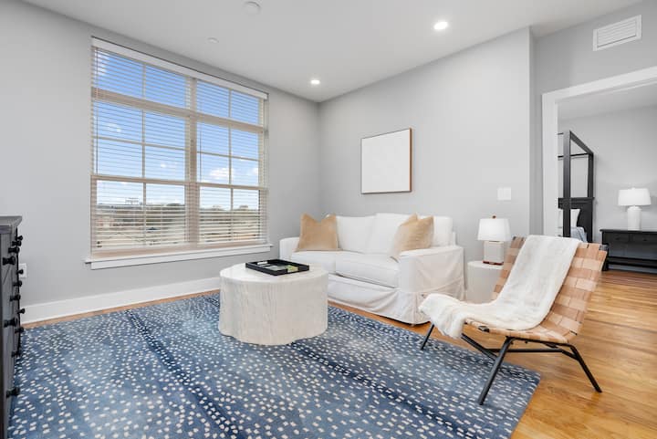 Target 201 - Luxury 2 Bed Above Target - オーバーン, AL