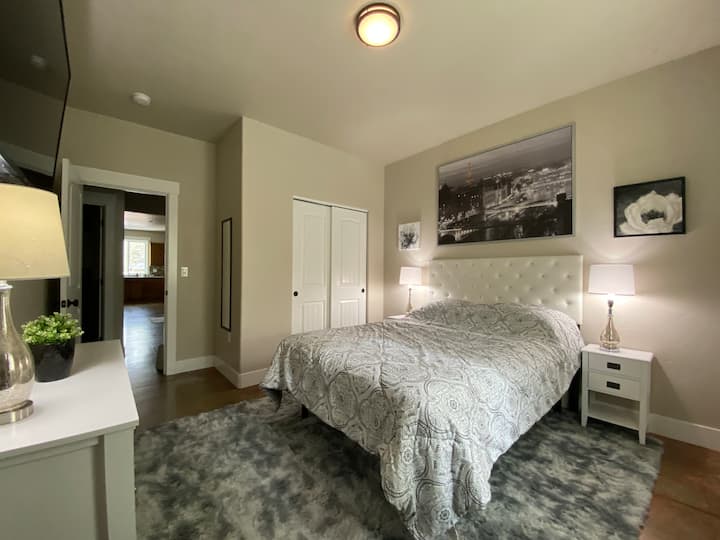Private Room In Great Home! - Redmond, OR