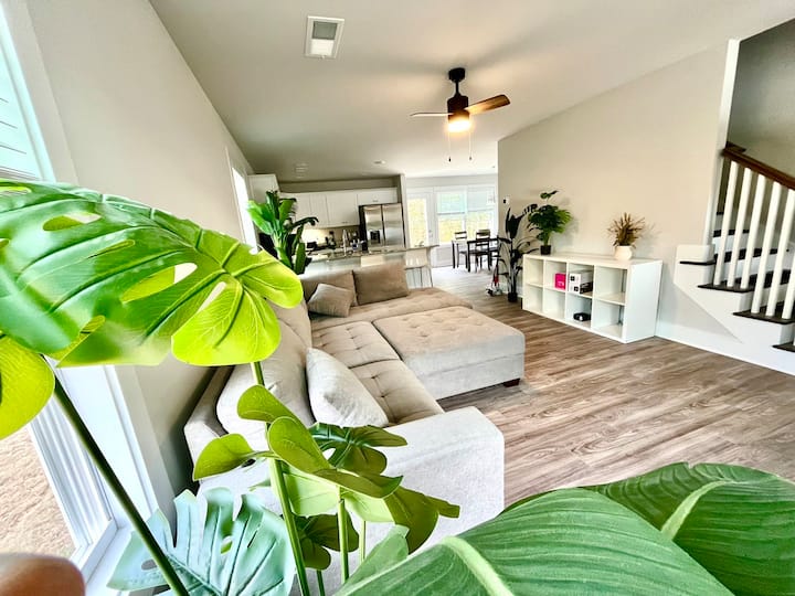 Lakeshore House - Gainesville, GA