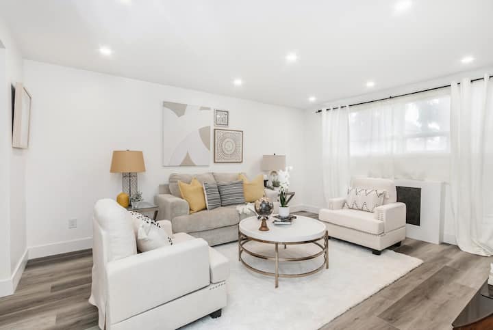 Modern 2 Bedroom Escape - Torontó