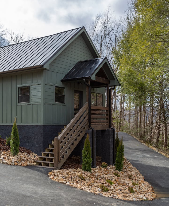 Brand New/1.4miles2downtowngatlinburg/hot Tub - Gatlinburg, TN