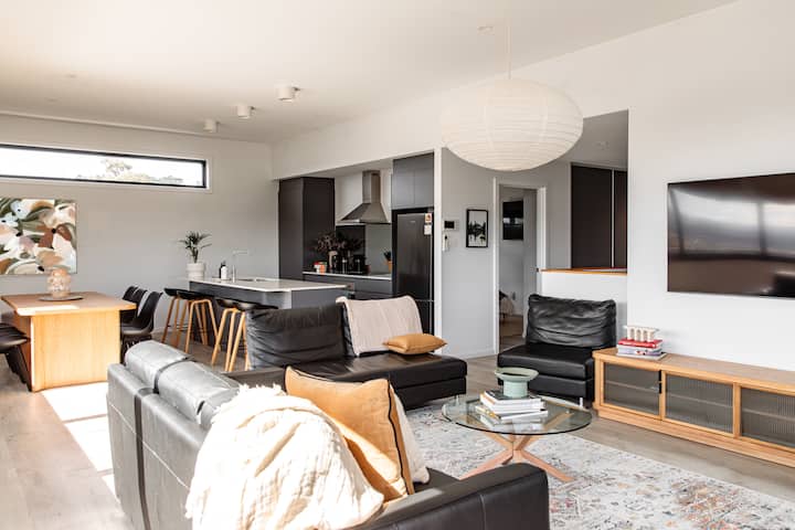 Spacious Launceston Retreat - Perfect For Groups! - Launceston