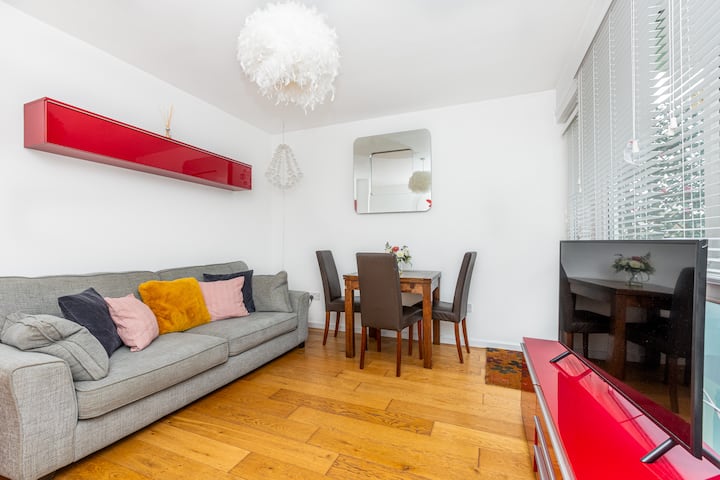 New Listing! 2br W/balcony In Vibrant Peckham - London