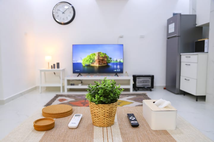 Contemporary Comfort One-bedroom Apt With Balcony - Jordan