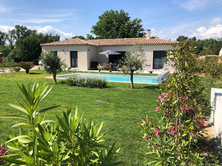 Annexe Dans Villa Avec Piscine. - Cotignac