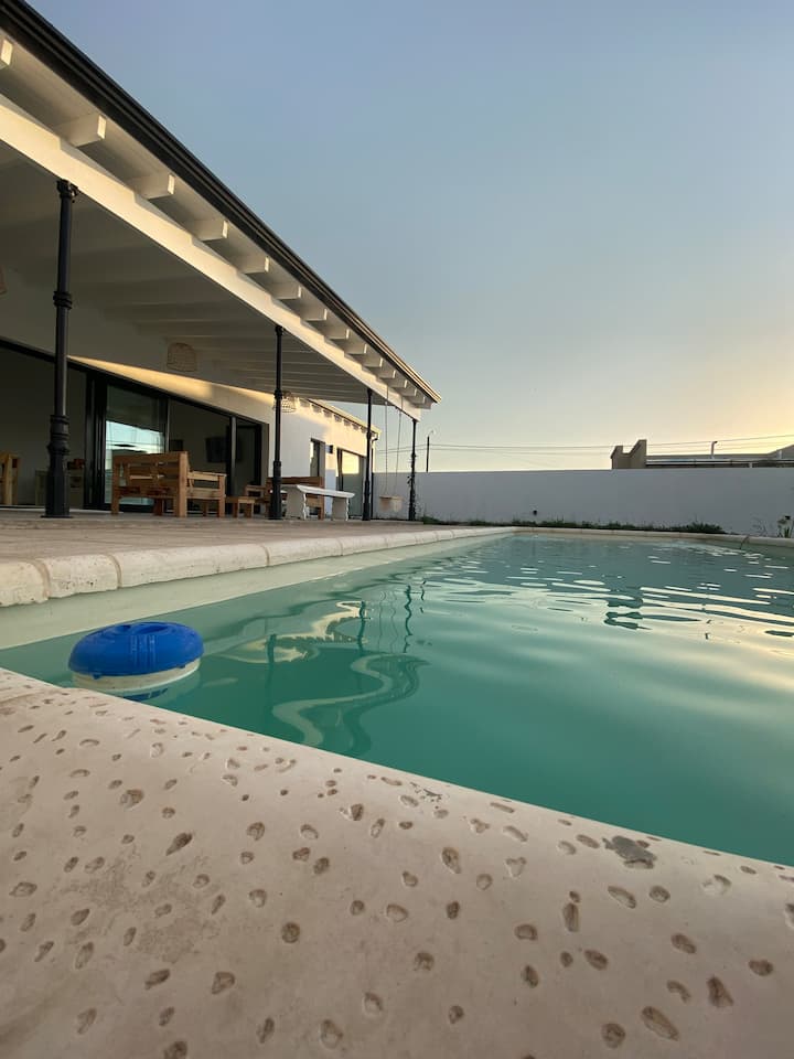 Casa Con Pileta Climatizada Solar De Uso En Verano - Tandil
