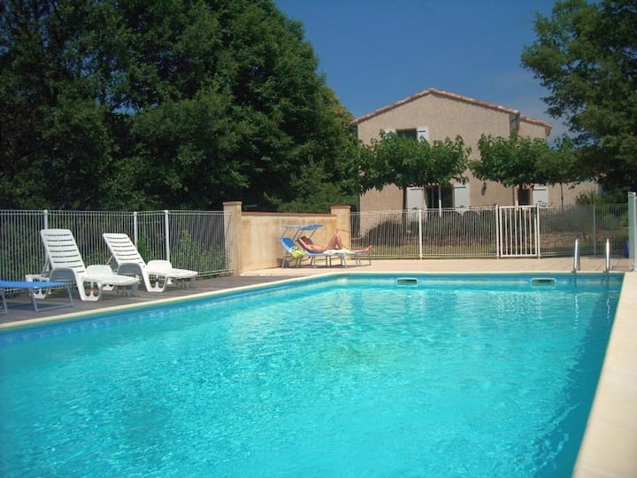 Villa 15 Personnes Avec Piscine - Joyeuse