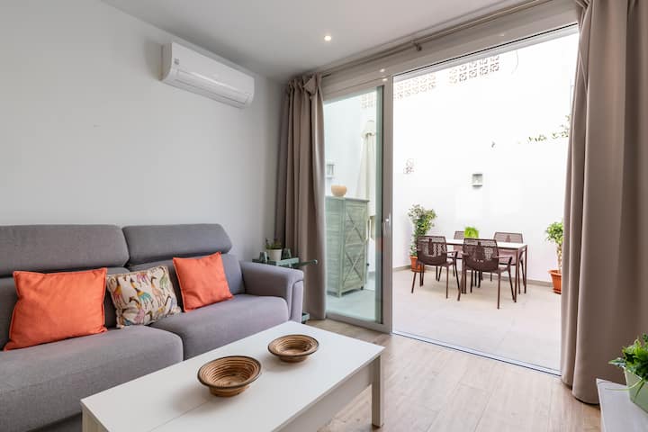 Apartamentos Levíes H8 - Sevilla, España