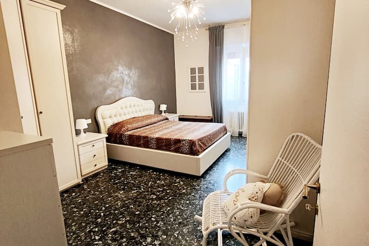 Intero Appartamento Ampio/elegante A Navile- Fiera - Болонья