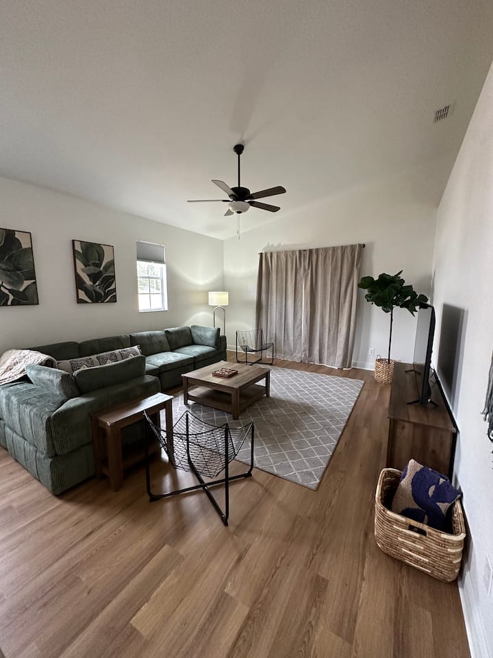 Big King Bed & 2 Queens: Legoland, Family Home - Island In The Sky, Winter Haven